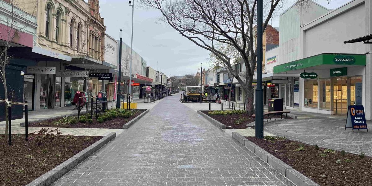 Councillor not concerned after reports of loose Bridge Mall pavers ...